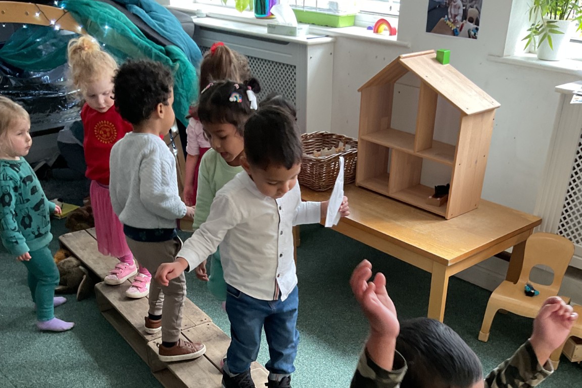 Acorn Room's Obstacle Course - Filton Avenue Nursery School and ...